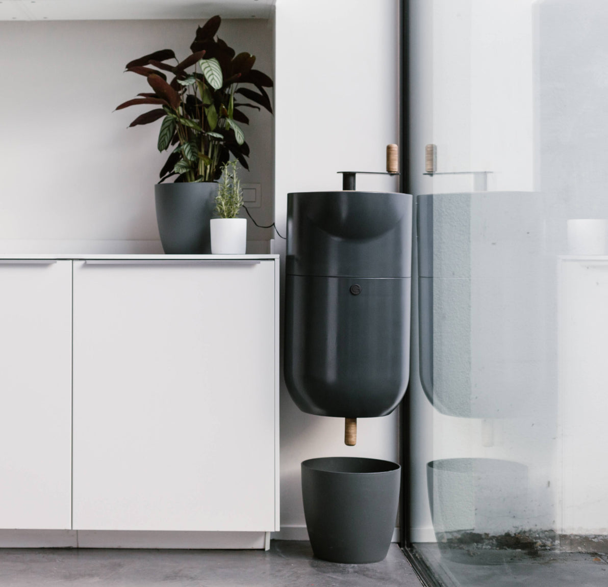 The composter Greenzy | Odor -free interior composting